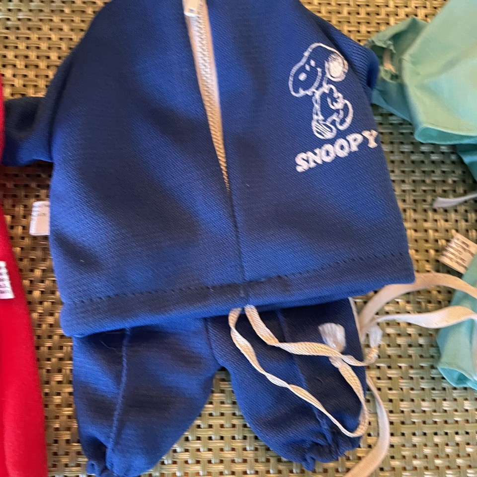 Vintage Peanuts Snoopy 1963 Wardrobe Trunk Plush Nine Outfits ...