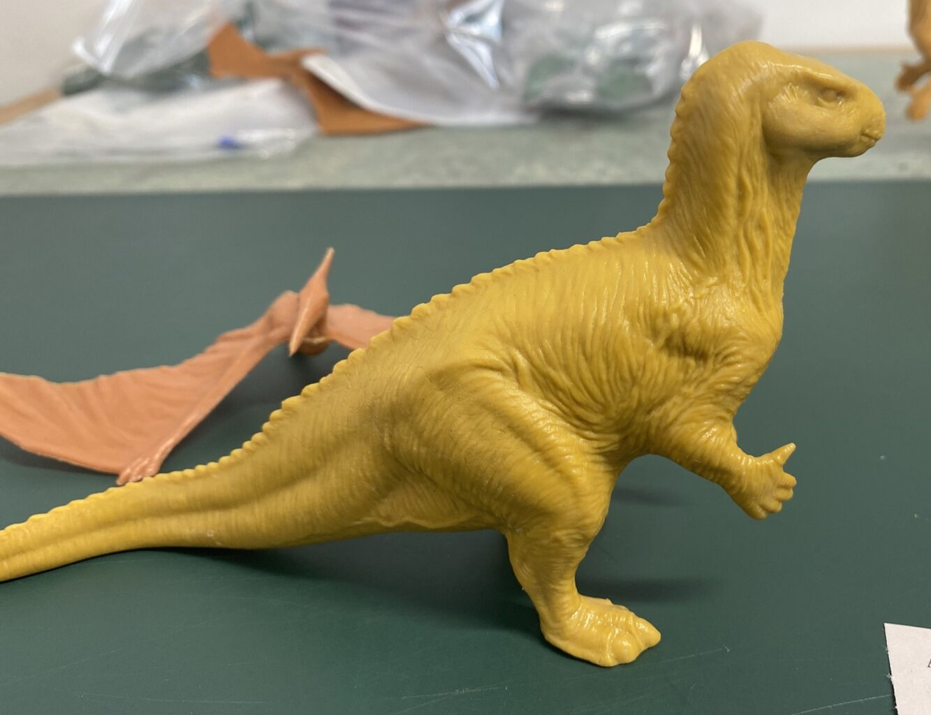 AB891 Invicta Iguanodon Dinosaur 1980 Yellow Ochre & free Pteranodon ...
