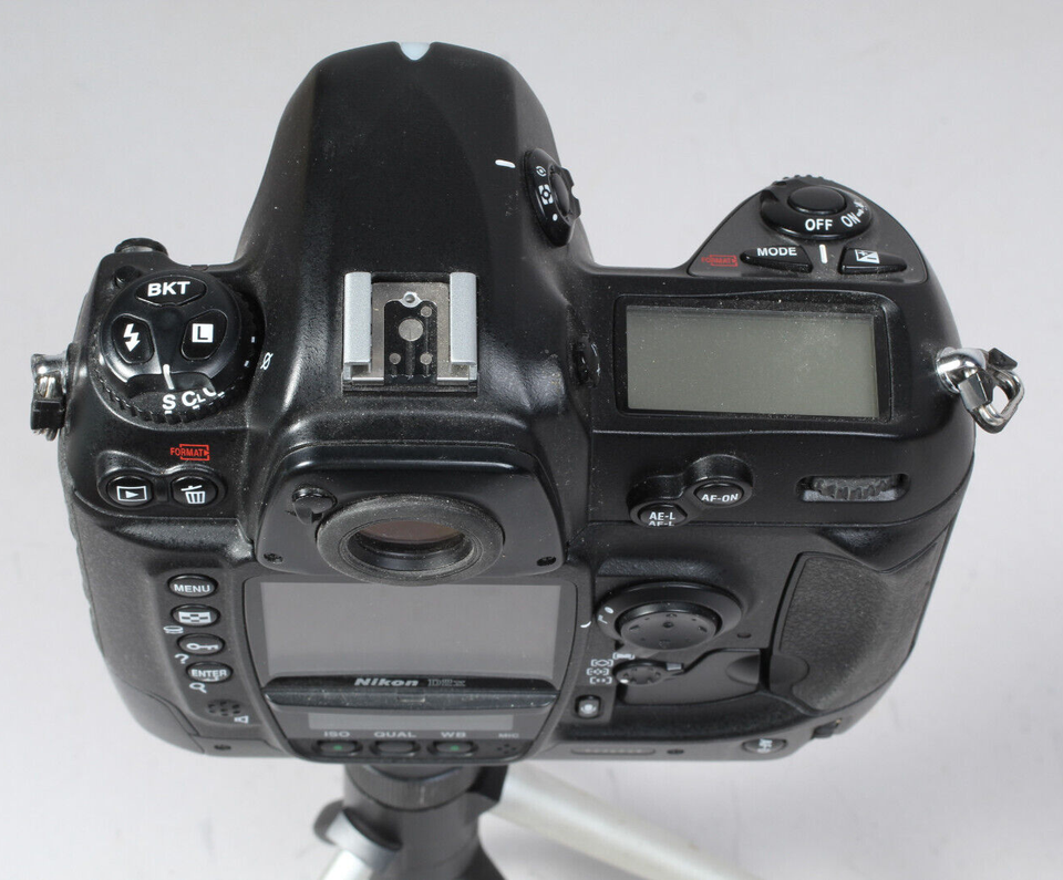 NIKON D2x D2X 12.4 MP DSLR WITH BATTERIES AND CHARGER TESTED AND ...