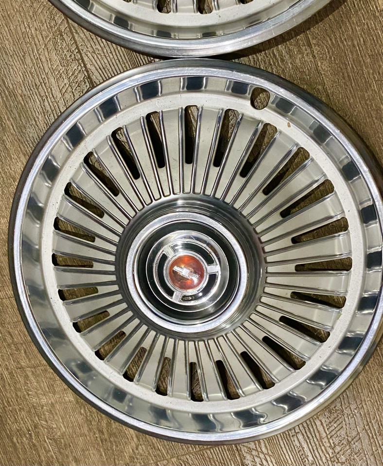 1965 Chevrolet Hub Caps 14" Set of 4 Chevy Wheel Cover Hubcap Chevelle ...