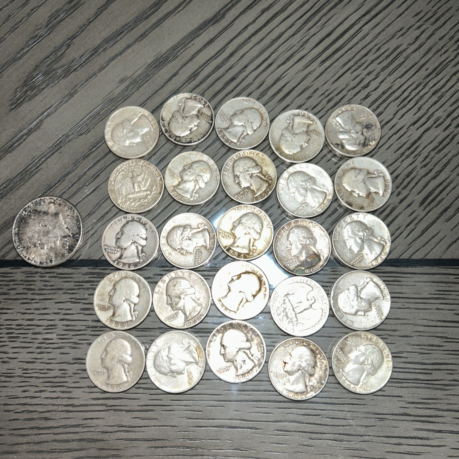 Lot of 25 Quarters Washington Silver Coins 25 cents And A Half Dollar ...