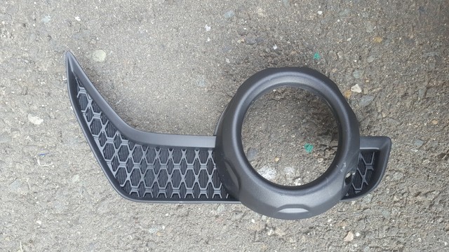 14 15 16 17 18 19 TOYOTA 4RUNNER 4-RUNNER RIGHT FOG LIGHT BEZEL COVER ...