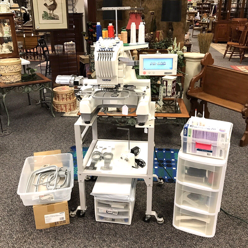 Brother PR600 Six-Needle Embroidery Machine w Hat Hoop Set, Bobbin ...