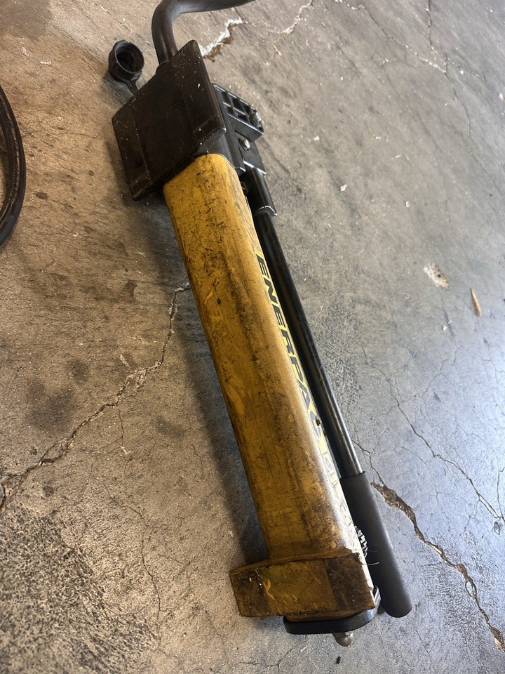 ENERPAC P392 Hydraulic Hand Pump w/ RCS201 10,000 PSI Ram | eBay