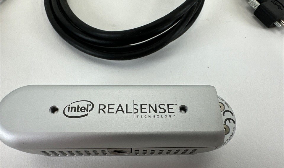 Intel RealSense Depth Camera D435 Silver with locking USB C To C Cable ...