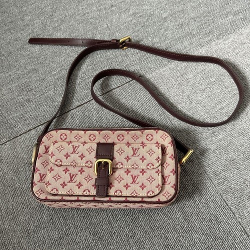 Louis Vuitton Shoulder Bag Beige & Red Leather Canvas Vintage Monogram ...