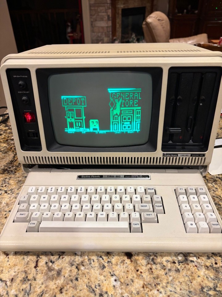 RadioShack TRS-80 Model4P, Vintage Portable Computer, Working | eBay