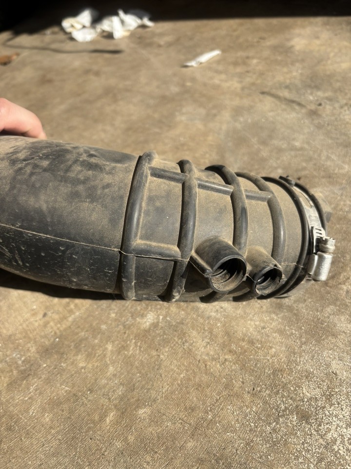 2004 Ford Crown Victoria P71 Air Intake Box Tube With MAF OEM USED | eBay