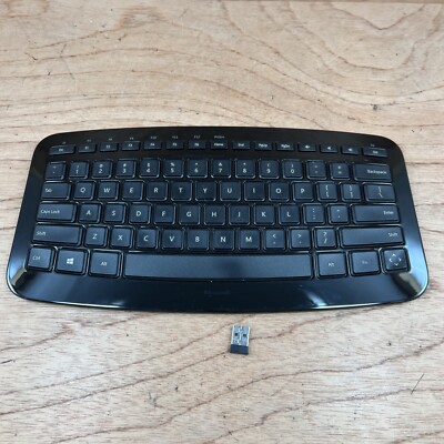 Microsoft 1392 1447 J5D-00001 Wireless Keyboard- Tested Working- With ...