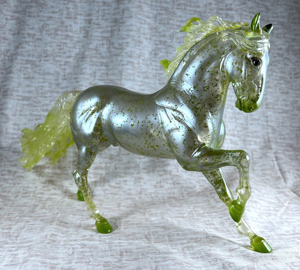 Breyer model horse, "Hero's Welcome Surprise" 2019 Glossy Decorator ...