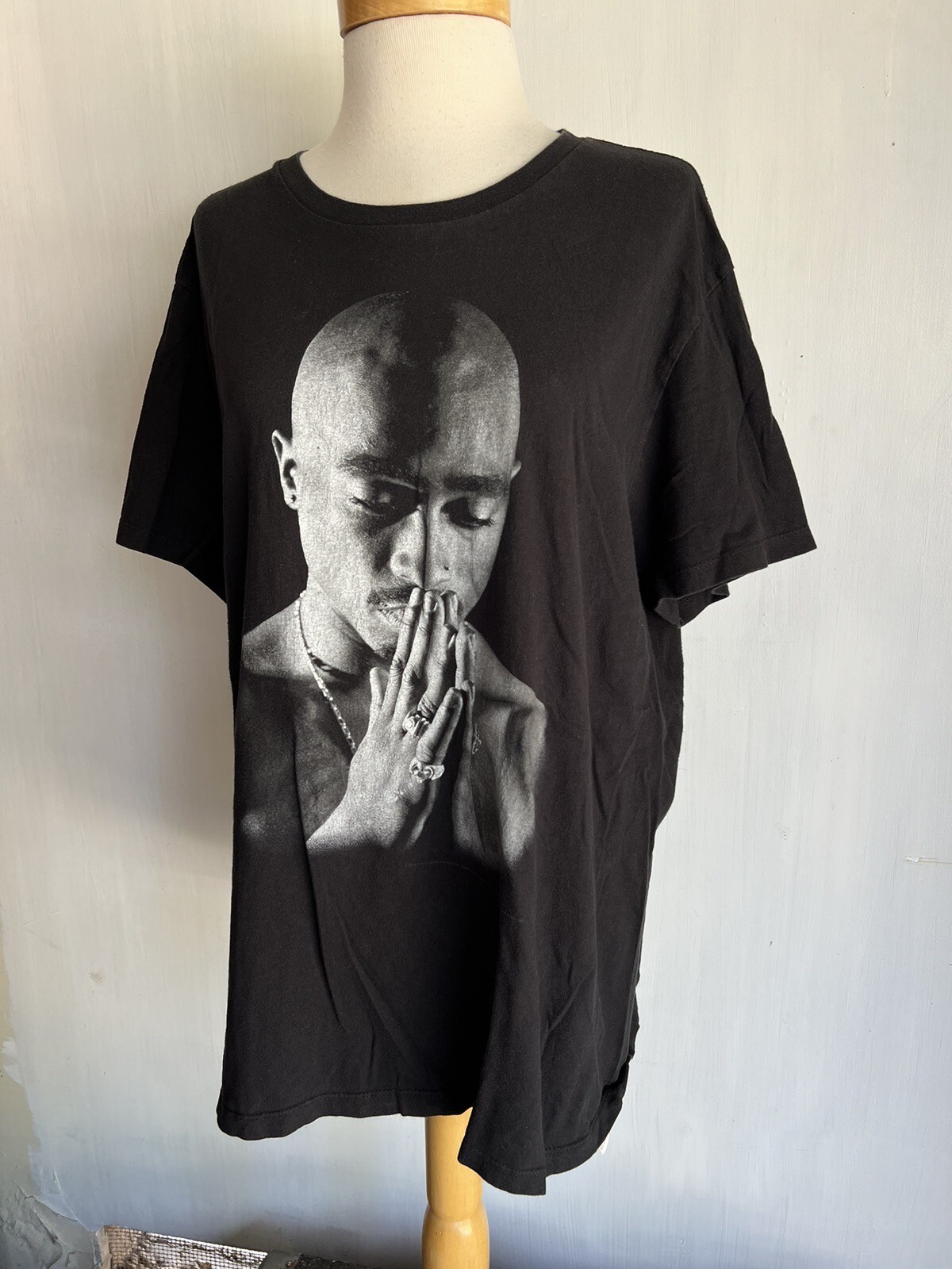 TUPAC SHAKUR (2017) 2PAC Praying Old Navy Collectabil… - Gem