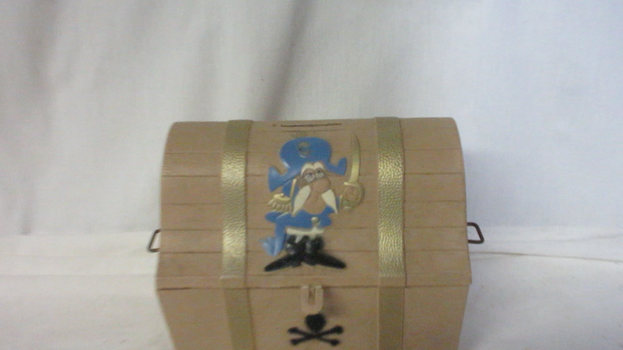 Vintage Cap'n Captain Crunch Cereal Plastic Treasure Chest Coin Bank ...