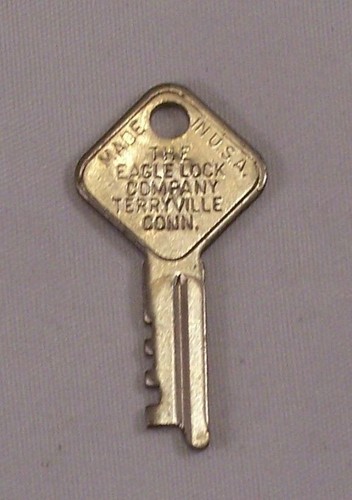 Vintage Eagle Lock Co Key # 850 Trunk Steamer Suitcase Terryville Conn ...