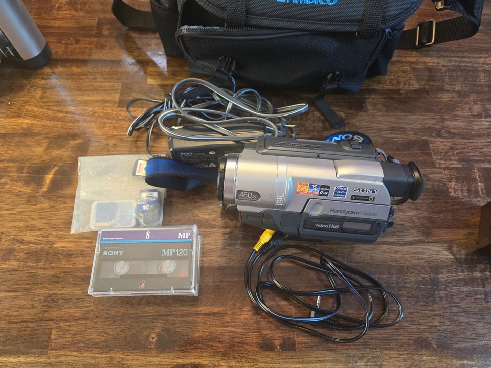 Sony Handycam CCD-TRV108 NTSC Camcorder Hi8 w/Nightshot TESTED WORKING ...