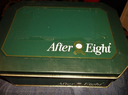 COLLECTABLE EMPTY TIN GOOD SIZE AFTER EIGHT CHOCOLATE MINTS 10.25" X 7. ...