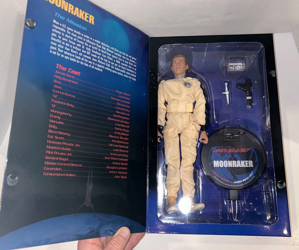 Sideshow James Bond Roger Moore Moonraker 1/6 Figure MISB. Slight Box ...