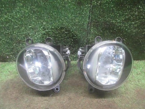 TOYOTA Sienta 2019 DBA-NSP170G Right Fog Light 8121048051 [Used ...