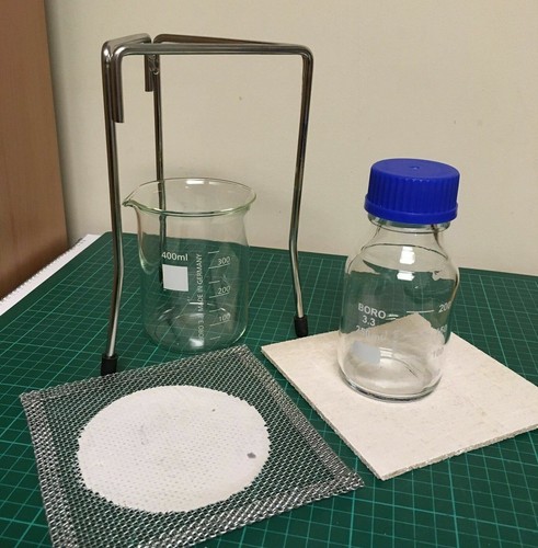 Bunsen burner tripod set with gauze, heat resisting bench mat, Beaker ...