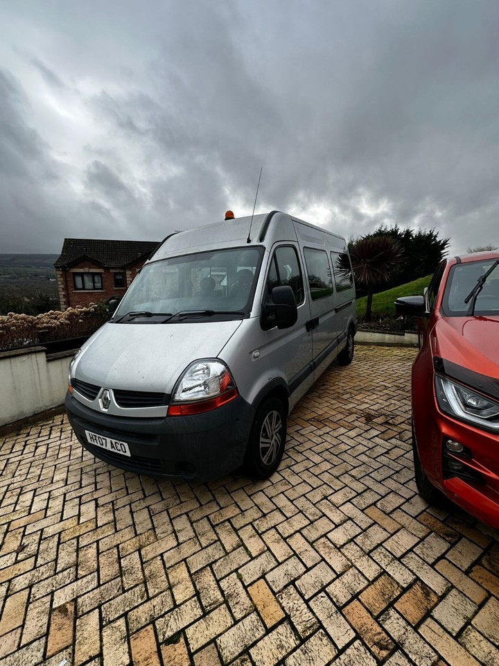 Renault Master 9 Seater Minibus – 2007 – Low Mileage 56k – Long MOT ...