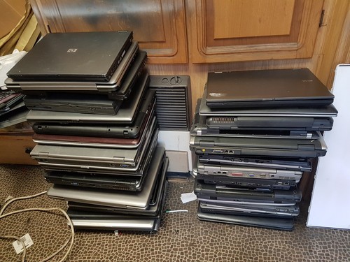 JOBLOT OF ALL SORTED OLD LAPTOP SUITABLE FOR EXPORT SOLD FOR SPARES ...