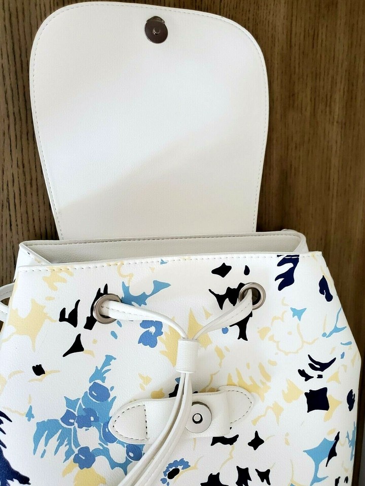 NWT AUTHENTIC WOMEN CHAPS DINAH FLORAL CAMO MEDIUM BACKPACK $69 | eBay