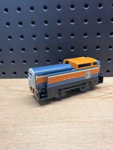 Den Thomas & Friends Tank Trackmaster Tomy Motorized Train Engine | eBay