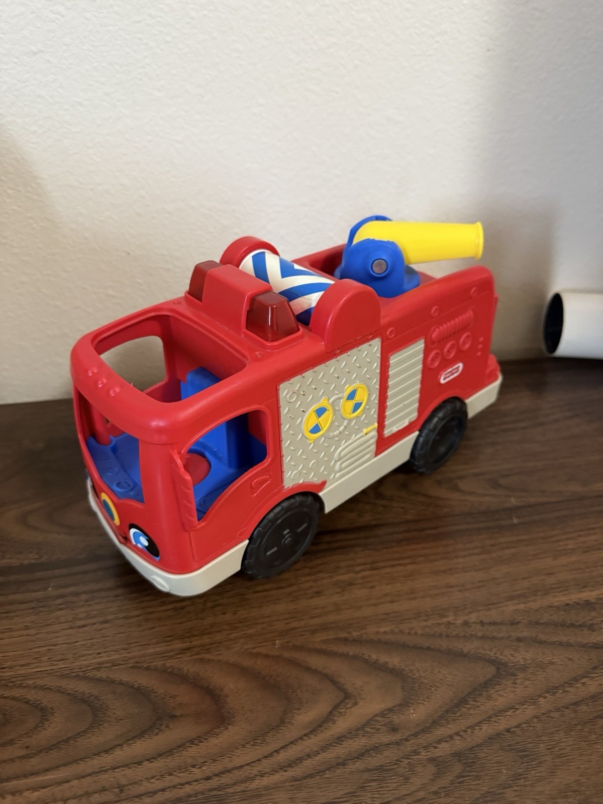 Fisher-Price Little People Lights & Sound Fire Truck 2016 - Works ...