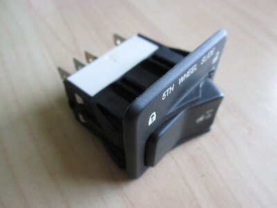 Peterbilt 579 Eaton P27-1176-055 5th Wheel Slide Switch (Minor Damage ...