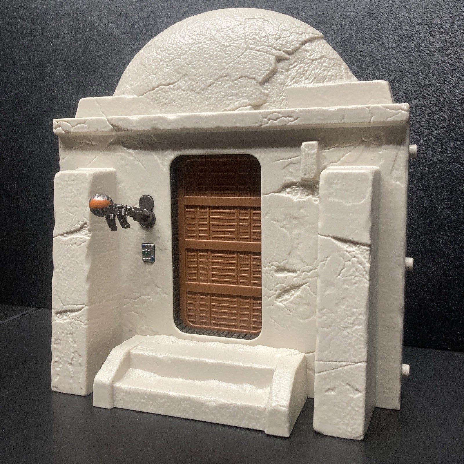Star Wars Streets of Tatooine Main Wall Doorway TT-8 Gatekeeper Droid ...