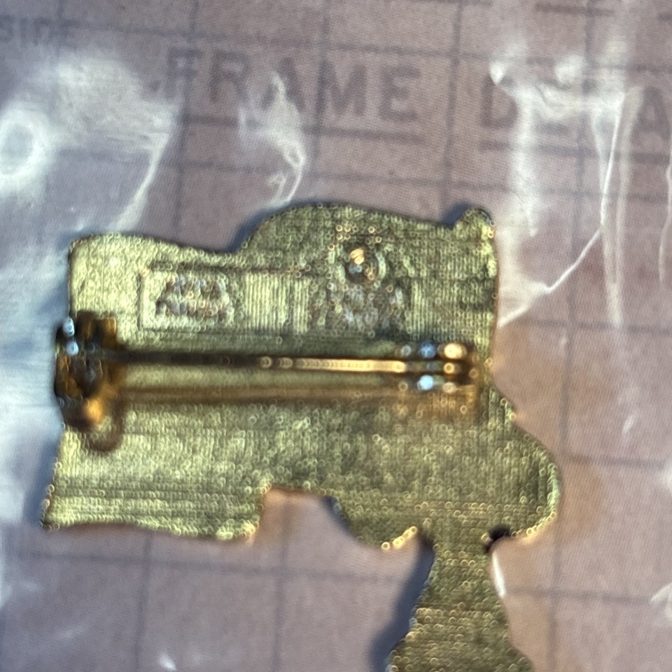 EUC Peanuts Snoopy USA Colonial Flag Celebration Pin Enamel & Gold Tone ...