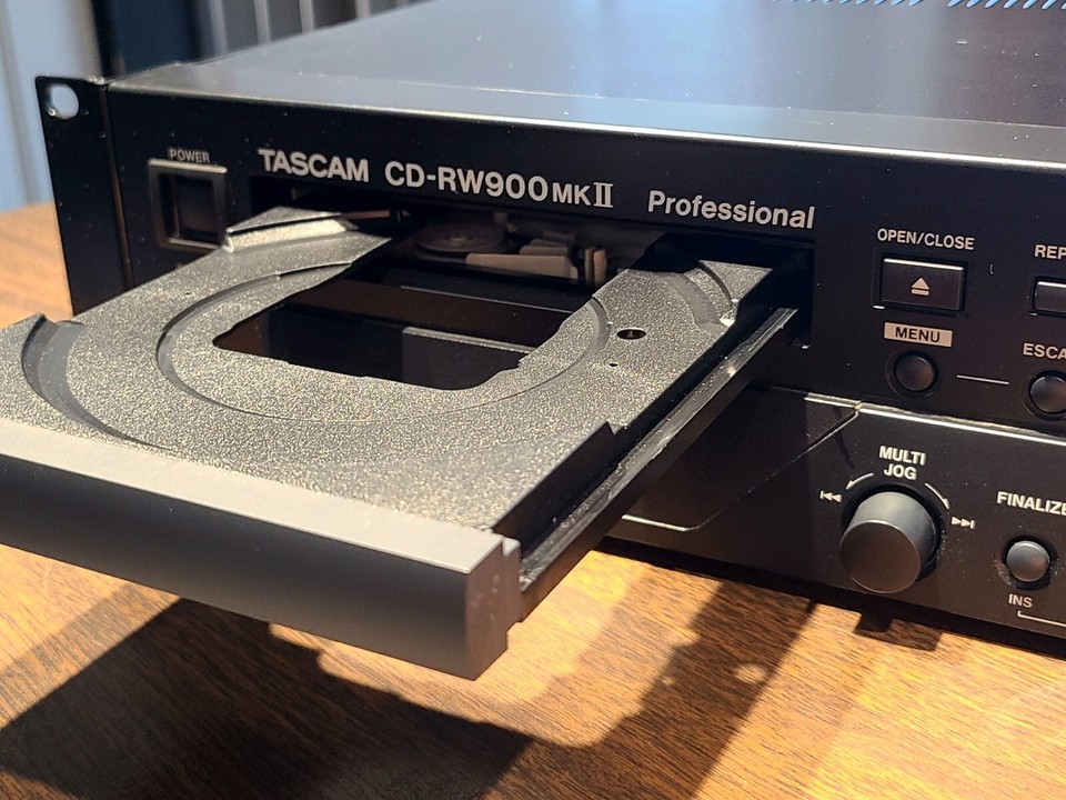 Tascam CD-RW900 Professional CD Rewritable Recorder MP3 Rack Mount | eBay