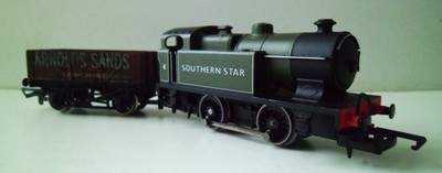 Hornby 00 Gauge Southern Star 0-4-0 Locomotive 4 & R717 Arnolds Sands ...
