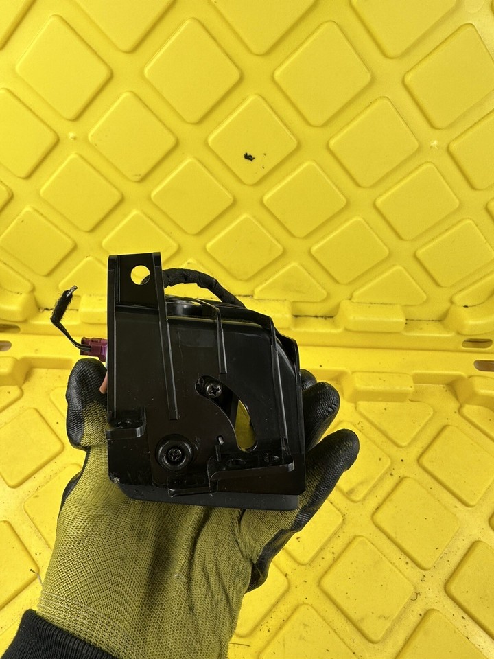 2017-2024 Volvo USB Port /12V outlet Module 31415549 w/Cover fits V90 ...