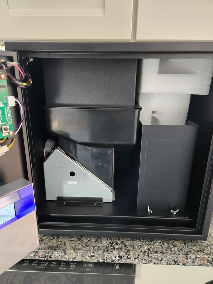 Quarter Machine, Bill Changer - Accepts $1-$20 - 3,000 Capacity - BLACK ...