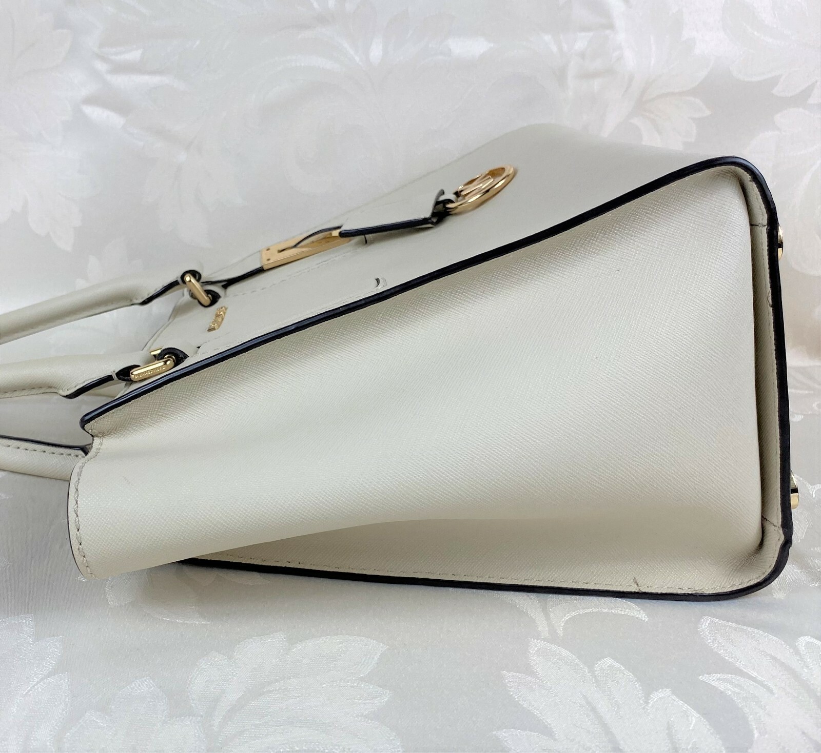 Auth Michael Kors MK Logo Ivory Leather Shoulder Bag … - Gem