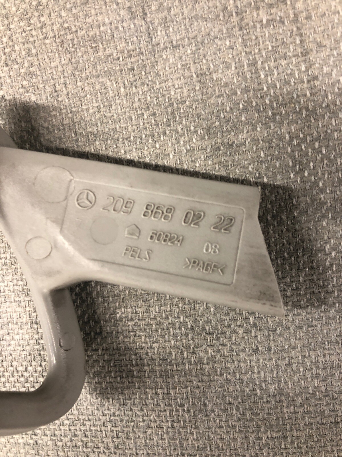 MERCEDES CLK W209 SEAT BELT FEEDER EXTENDER TRIM HOLDER RIGHT SIDE RH ...