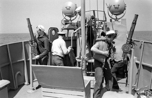 WW2 WWII Photo US Coast Guard Crew in Action USCG World War Two / 7218 ...
