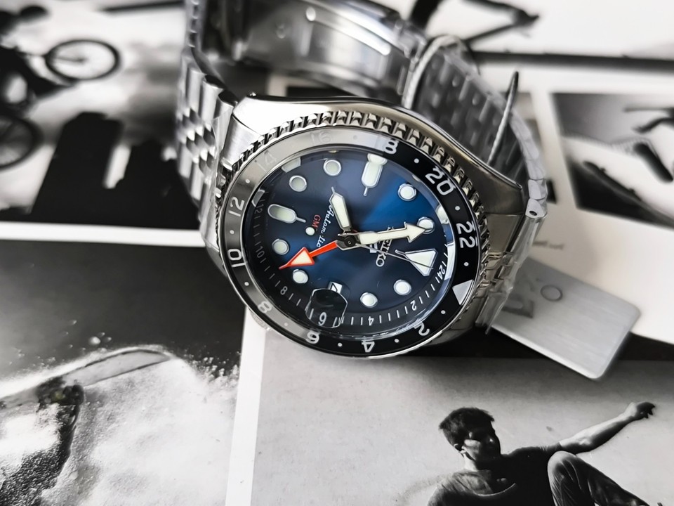 Seiko 5 Sports SKX Racer's Heritage "Velocity Blue" Car (with box) GMT ...