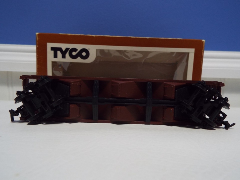 HO Scale Life-Like, Conrail 100-Ton 3-Bay Hopper #477891 | eBay