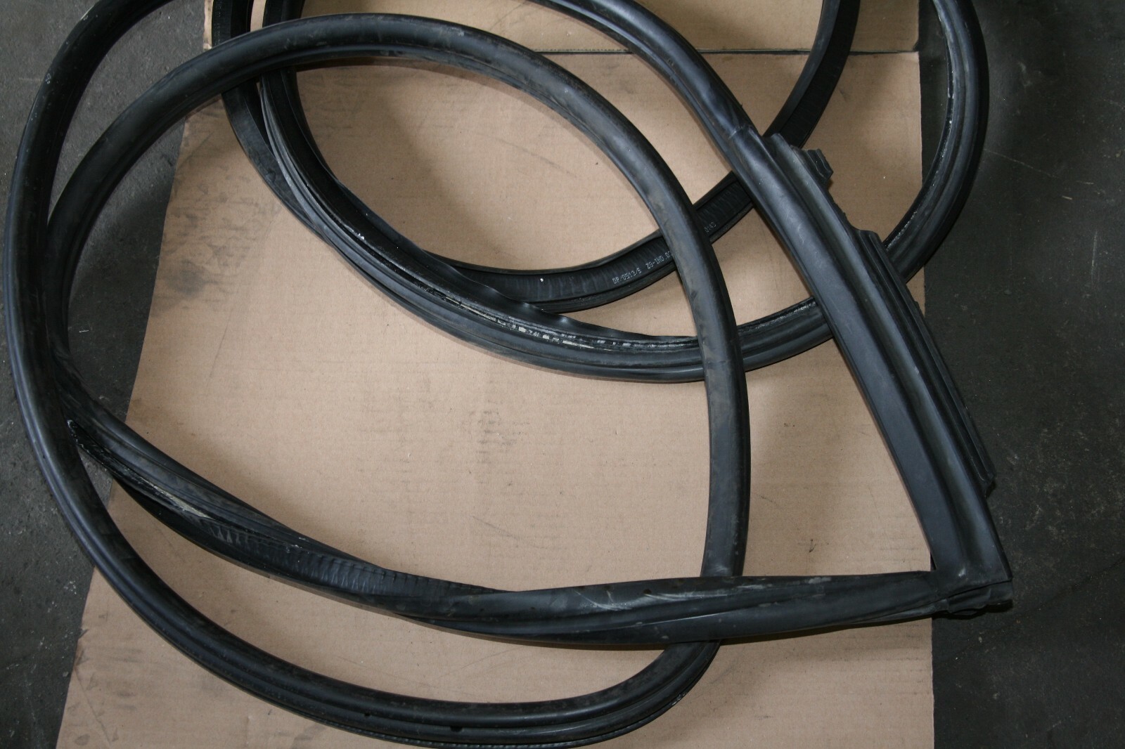 Porsche 996 Carrera 911 Coupe Front Window Weatherstrip Weather Seal ...