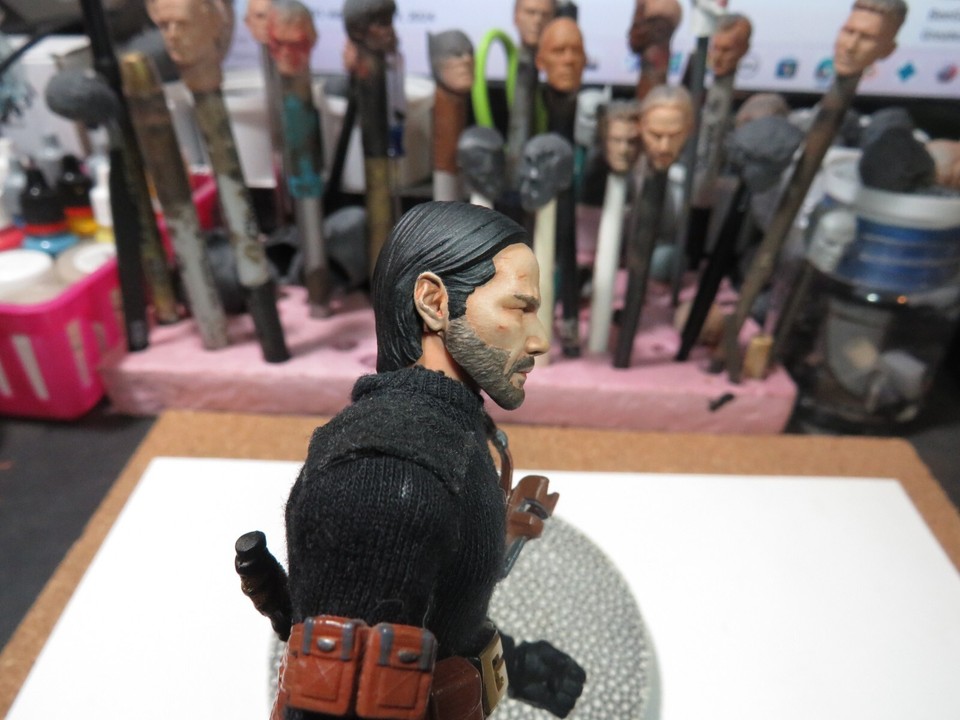 Custom painted head & neck for Keanu Reeves/John wick 3 (damaged) 1/12 ...