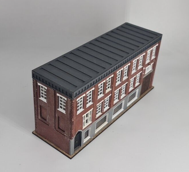 LARGE FACTORY / SHOP BUILDING OO GAUGE WORKS WITH HORNBY & BACHMANN ...
