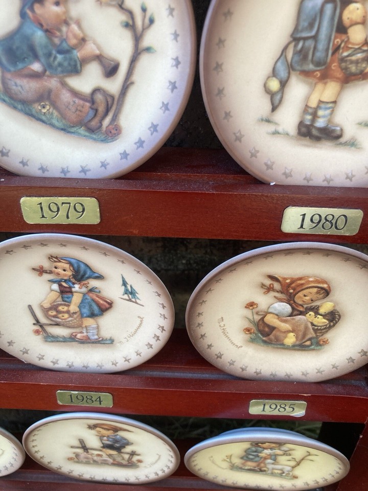 Vintage Hummel Mini Plates Set 1971 To 1995,With Wood Display,IN ...