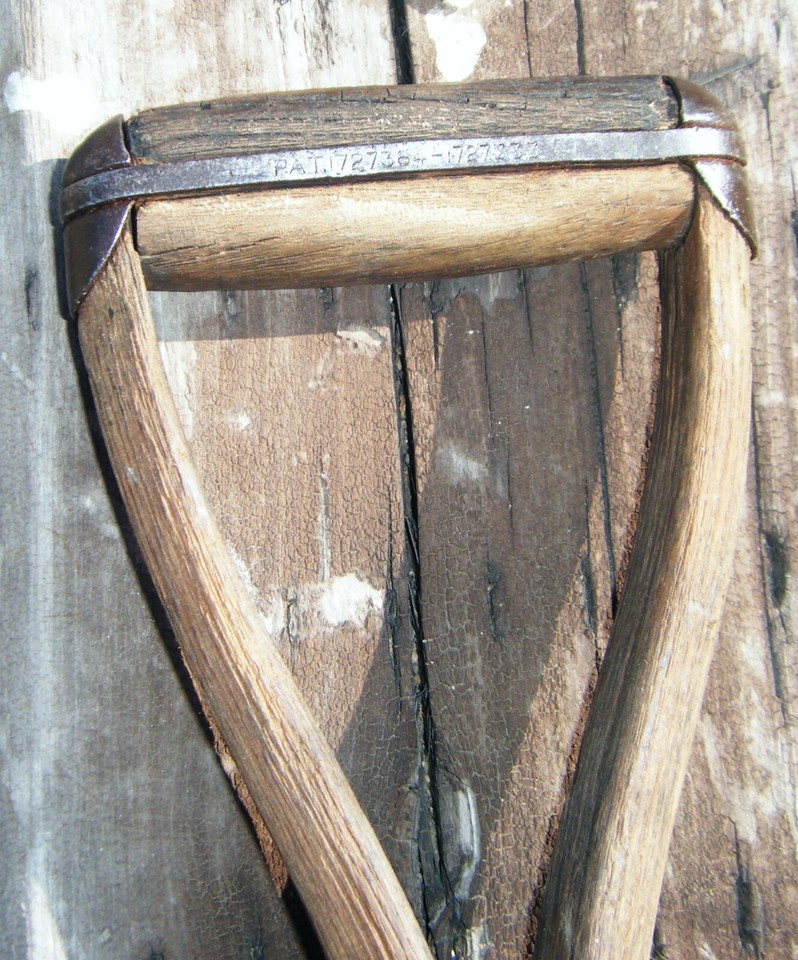 Vintage The Wood Shovel & Tool Company Split Wood handle Shovel | eBay