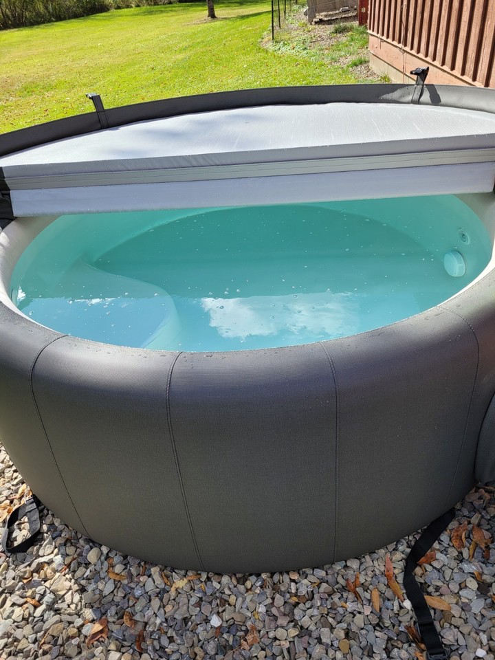 Softub Resort 300 Gallon Soft Sided Hot Tub & Folding Lid Cover--Brand ...