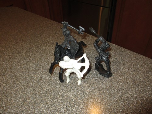 THREE VINTAGE TIM-MEE PLAYSET KNIGHTS & BLACK HORSE | eBay