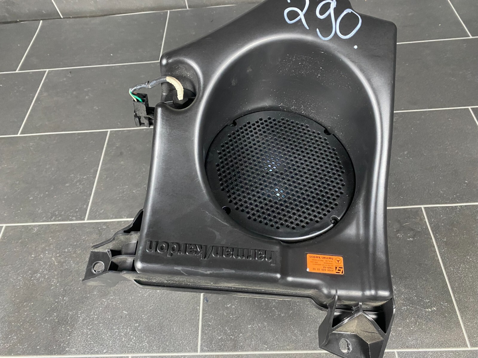 Mercedes Benz W164 ML Subwoofer Lautsprecher HARMAN KARDON A1648202202 ...