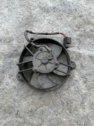 2021 Aprilia Tuono RSV4 V4 1100 RR OEM RIGHT RADIATOR COOLING FAN | eBay