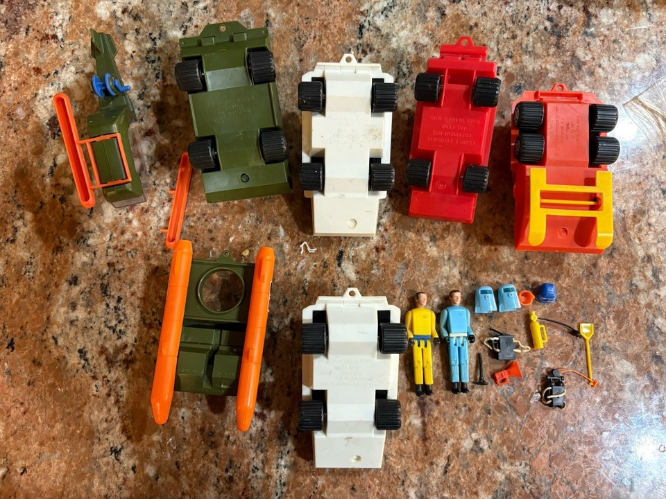 VINTAGE LESNEY MATCHBOX MOBILE ACTION COMMAND VEHICLE AND PARTS LOT | eBay
