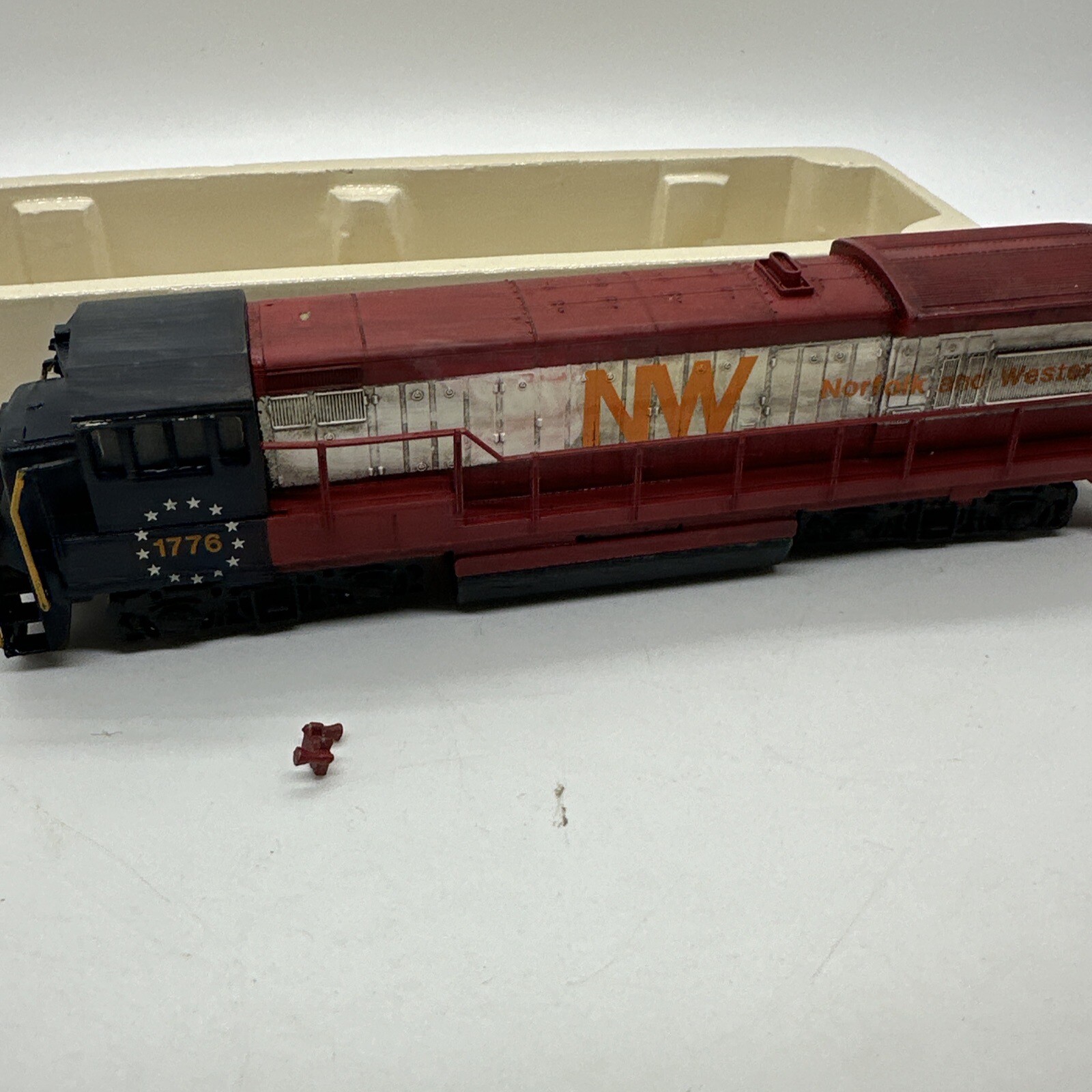 Bachmann HO Norfolk & Western Bicentennial 1776 GE U36B Diesel Engine ...